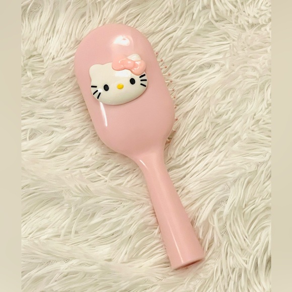Hello Kitty | Accessories | New Hello Kitty Brush | Poshmark